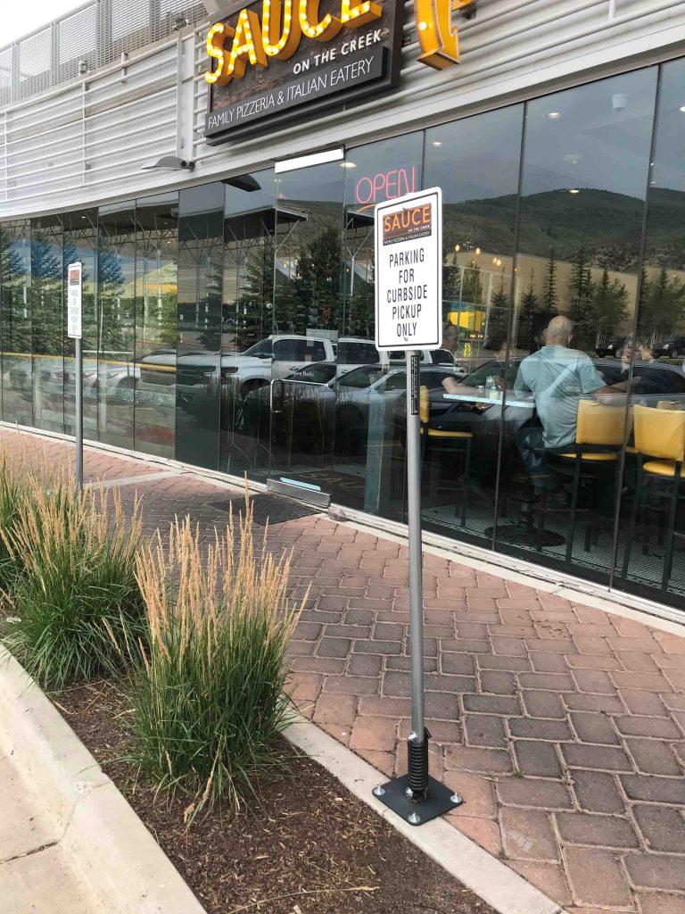 Create a Seamless Experience for Restaurant Curbside Pickup - FlexPost Inc.